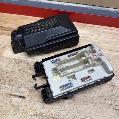 2008-2010 Infiniti G37 / G35 / EX35 Fuse Box IPDM Power Module 284B7 ...