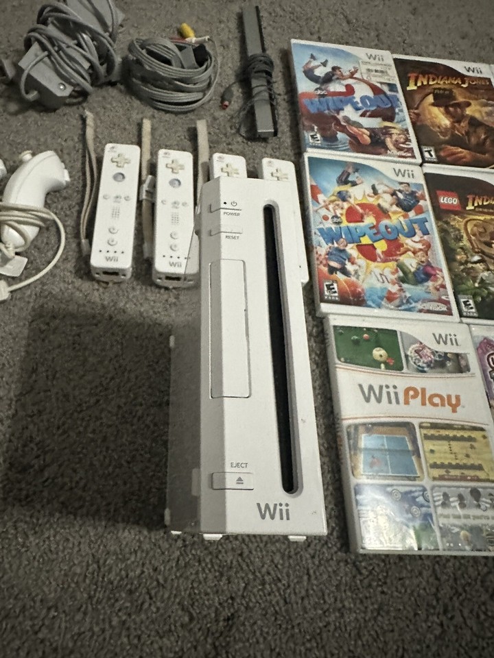 Wii Console RVL-001 Bundle 4 Controllers Wii Play | eBay