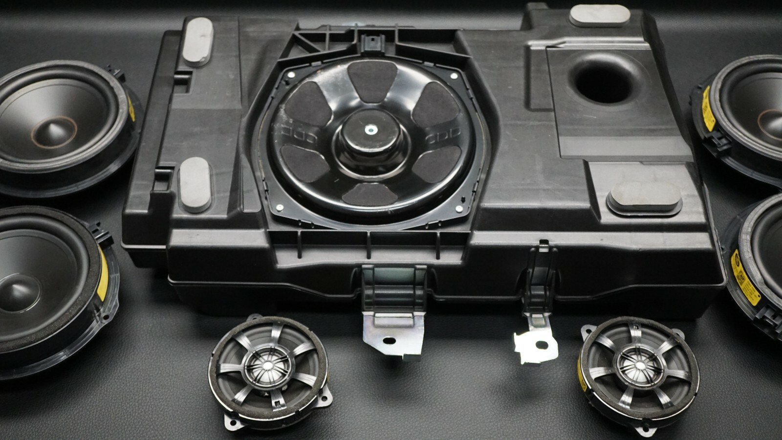 OEM RANGE ROVER EVOQUE SUBWOOFER SPEAKERS SET OF 7 AS PICTURED BJ32 ...