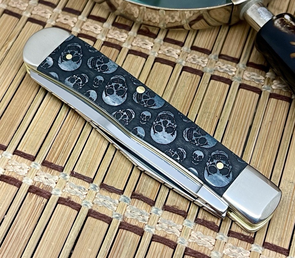 Case XX USA Smooth Gray Bone SKULL Blackout XX Trapper 1/500 Pocket ...