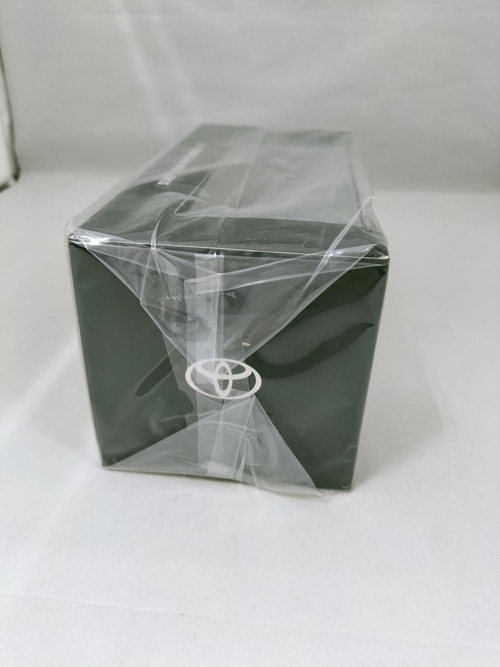 Prius Attitude Black Mica Model 1 30 Scale Color Sample Toyota IpE12 | eBay