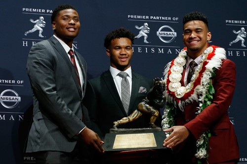 OKLAHOMA QUARTERBACK KYLER MURRAY WINS HEISMAN TROPHY 8X10 PHOTO W ...