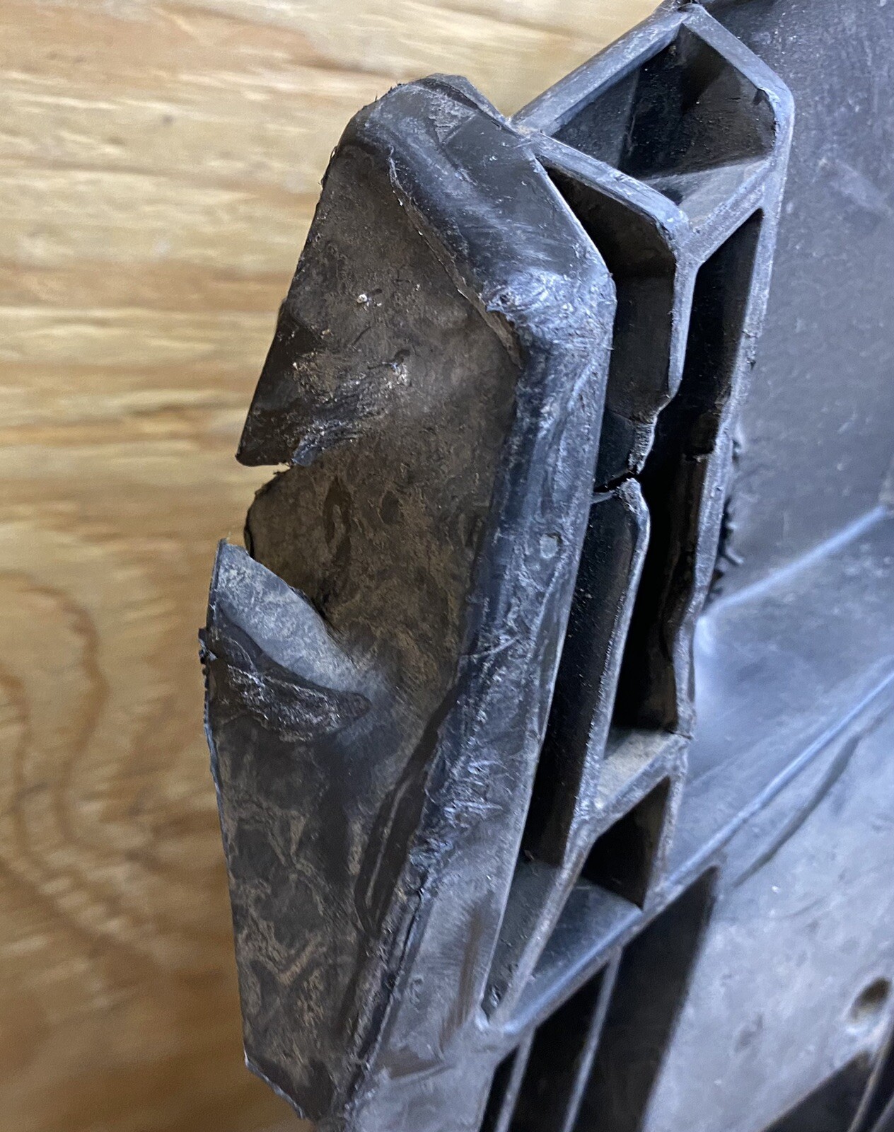 2019-2021 Chevy Malibu Front Engine Splash Shield Lower | 84412246 OEM ...