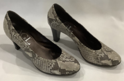 AGL Pumps size 42.5 / 11, pre-loved in very good condition (Leather ...