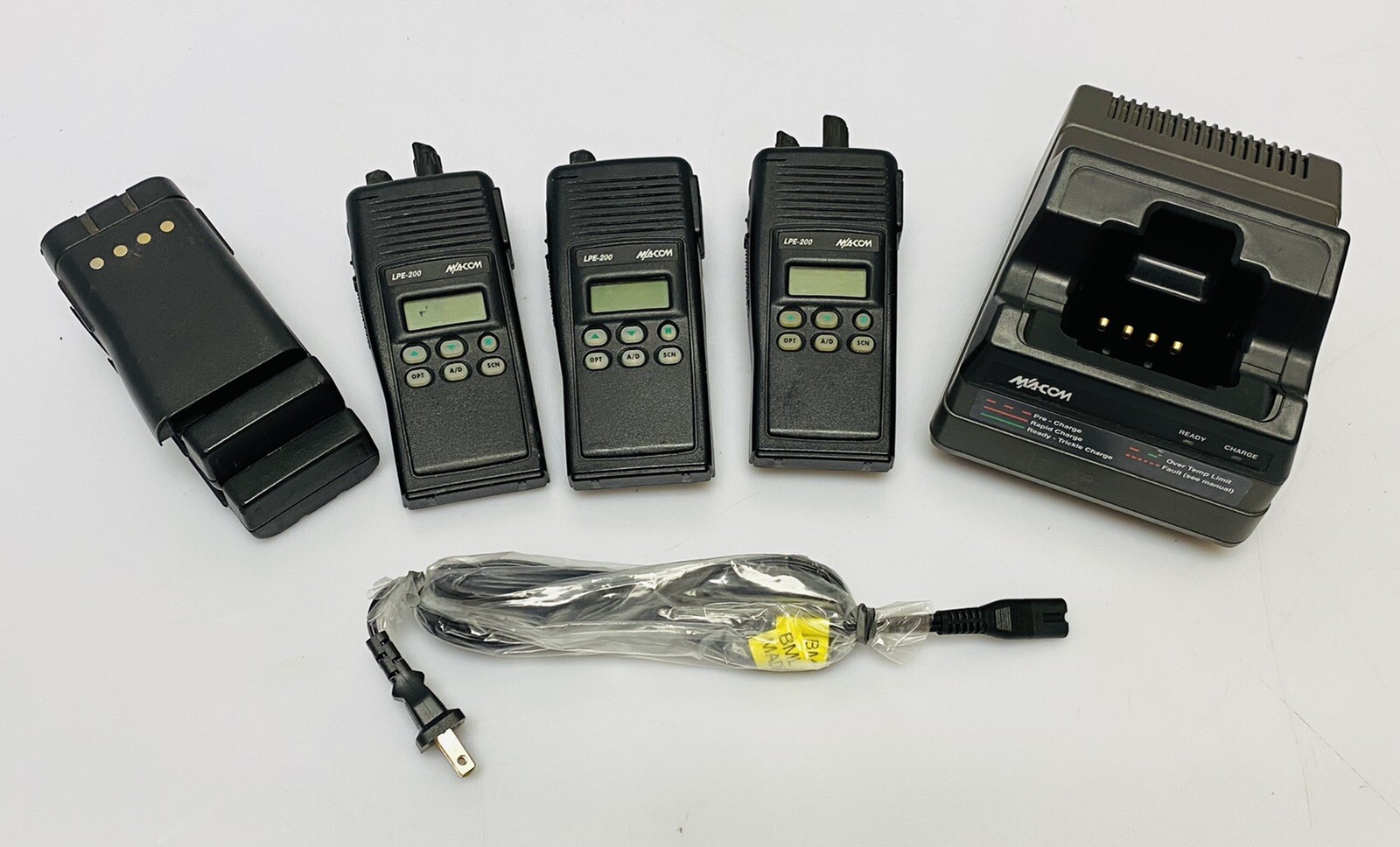 Ericsson H9P85X M/A COM LPE-200 800 MHz Radio W/ Accessories ( Lot Of 3 ...