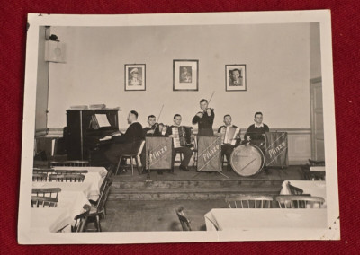 MUSICIANS BAND PLAYS w LEADERS PICTURES WARTIME MILITARY PHOTO WW2 WWII ...