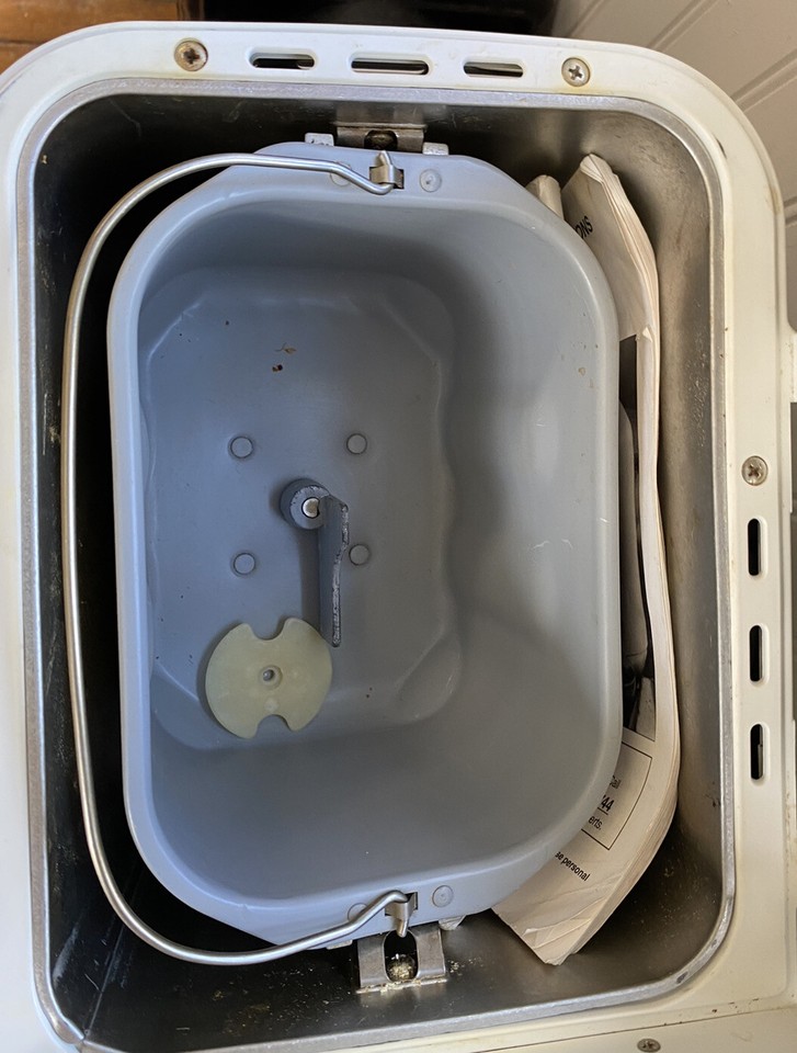 Toastmaster Bread Box Automatic Bread Maker 2 Lb Model 1142 With Recipe ...