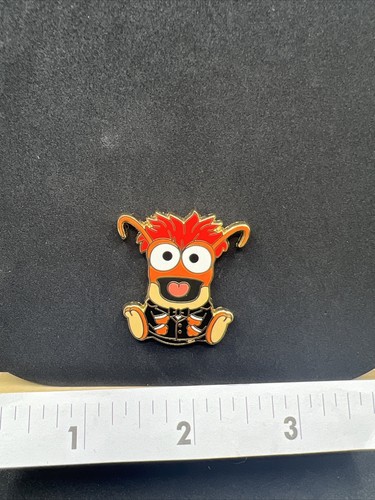 WDI LE 300 Muppets Pepe Shrimp Adorbs Haunted Mansion Mystery Cast ...