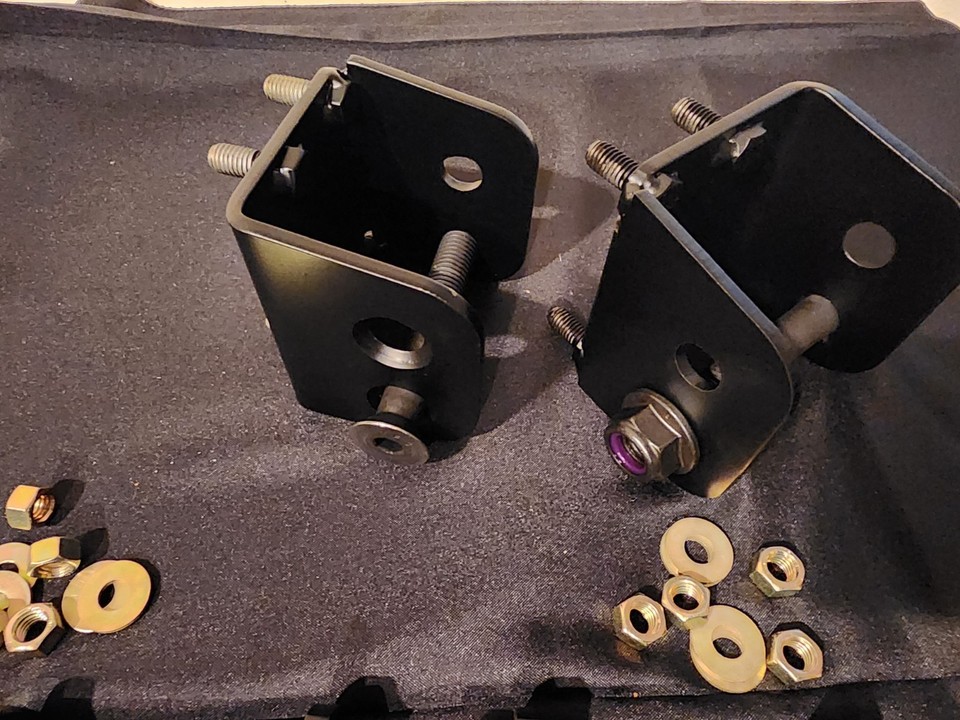 A Body Mopar Offset Aftermarket Leaf Spring Mount Hangers And Shackles ...