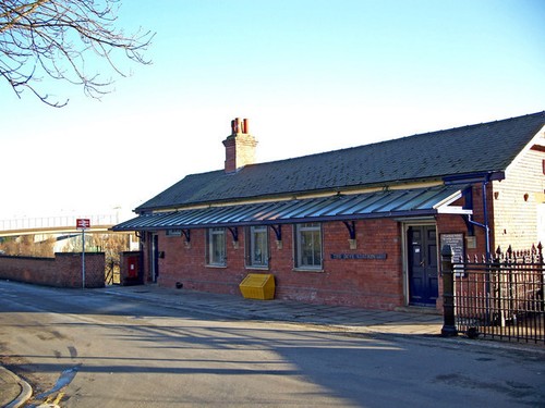 Photo 6x4 Hessle Station Hessle\/TA0326 The old station building on ...