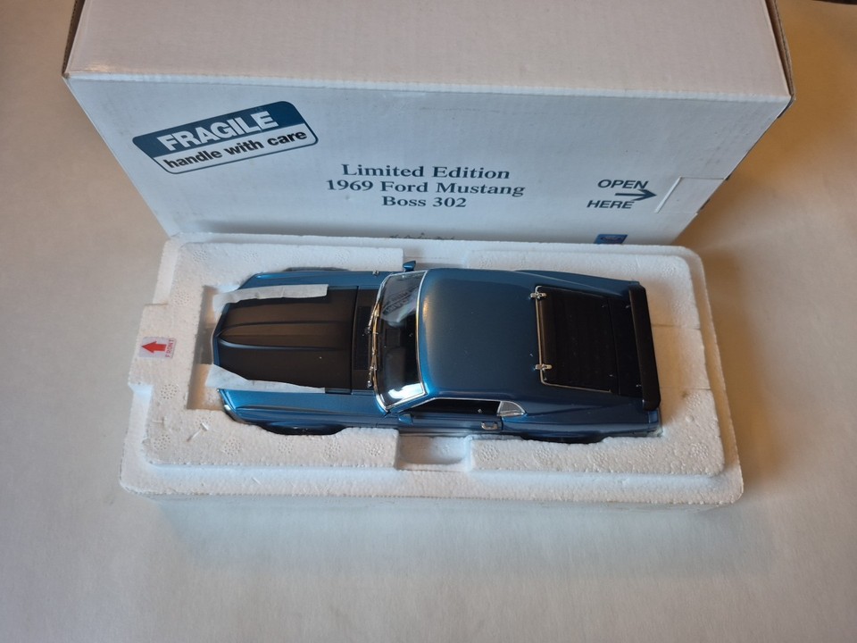1969 Ford Mustang Boss 302 Danbury Mint 1:24 Blue LIMITED EDITION ...