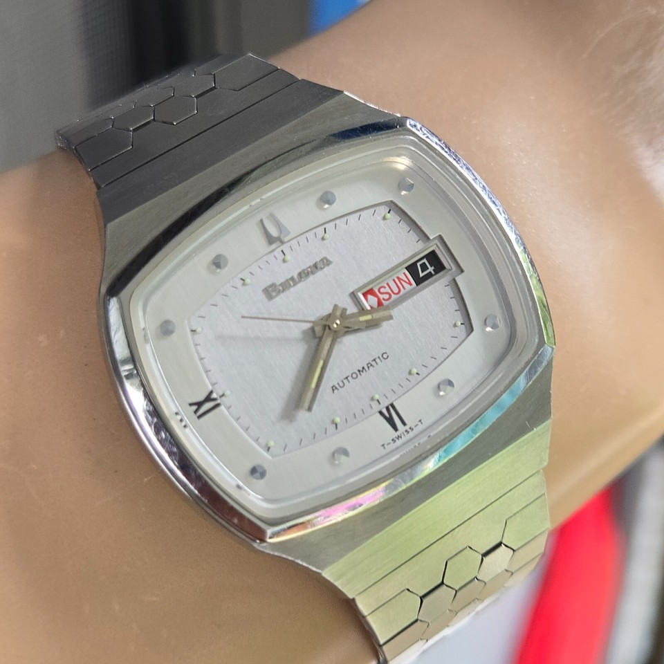 Vintage BULOVA men's automatic watch date/day ETA 2879 TV case swiss ...