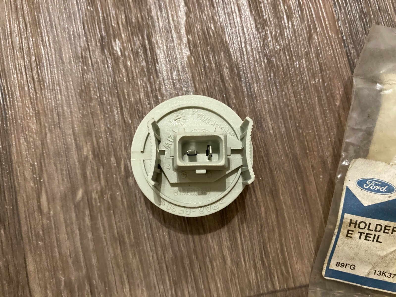 Ford Puma Mk1 Rear Indicator Bulb Holder Genuine OEM 6161442 ...