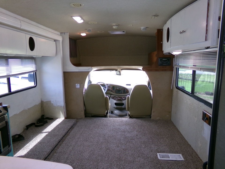 No Reserve Used Class C RV Slide 31ft Motorhome short needs furniture ...