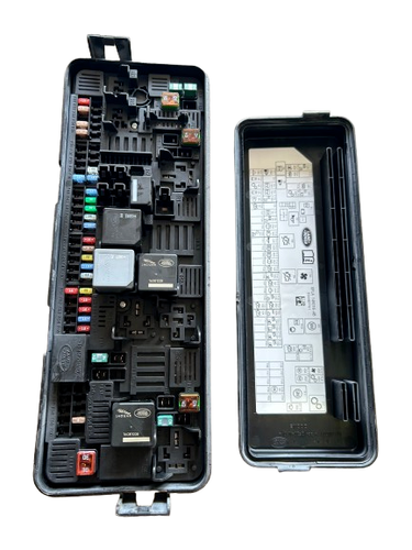 Range Rover Sport L494 14-17 OEM Engine Bay Fuse Box Junction Relay | eBay