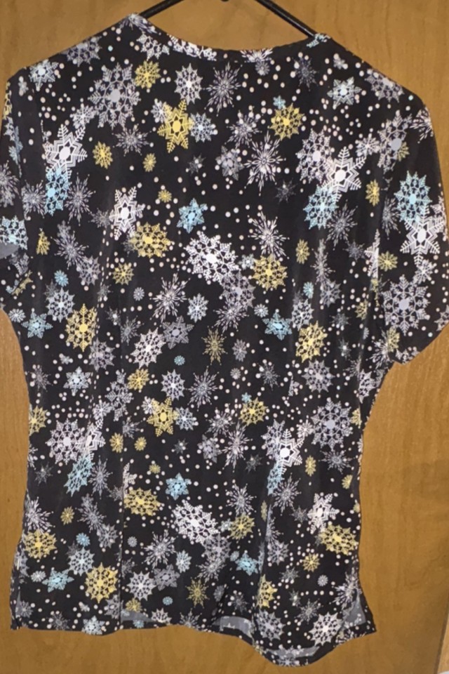 Premiere by Healing Hands Women's Black Snowflake Print Scrub Top L ...