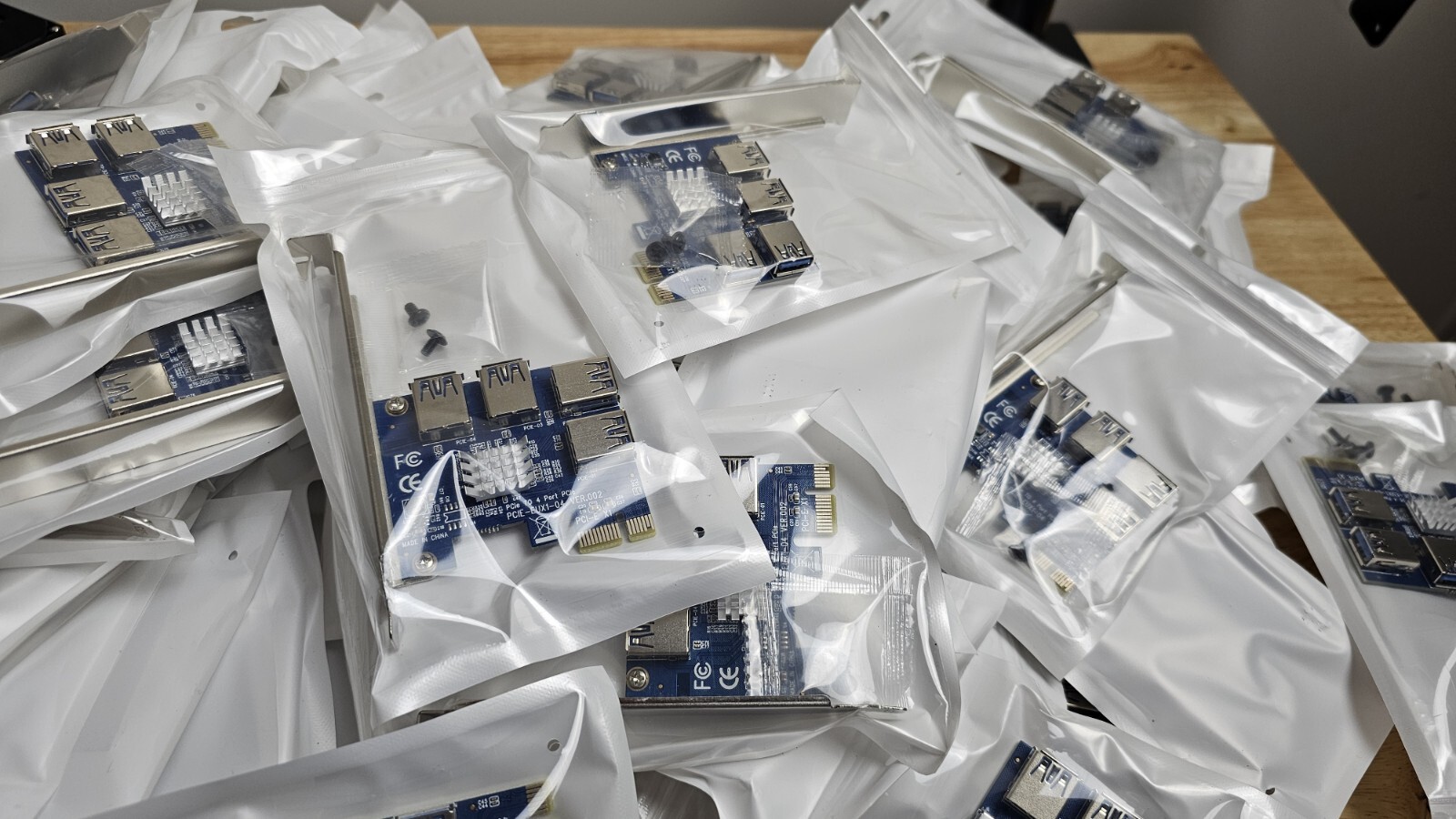 LOT of 50 PCIE x1 to 4x USB 3.0 Splitter cards for GPU Crypto mining ...