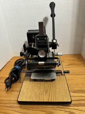 Stamping & Embossing - Type Holder