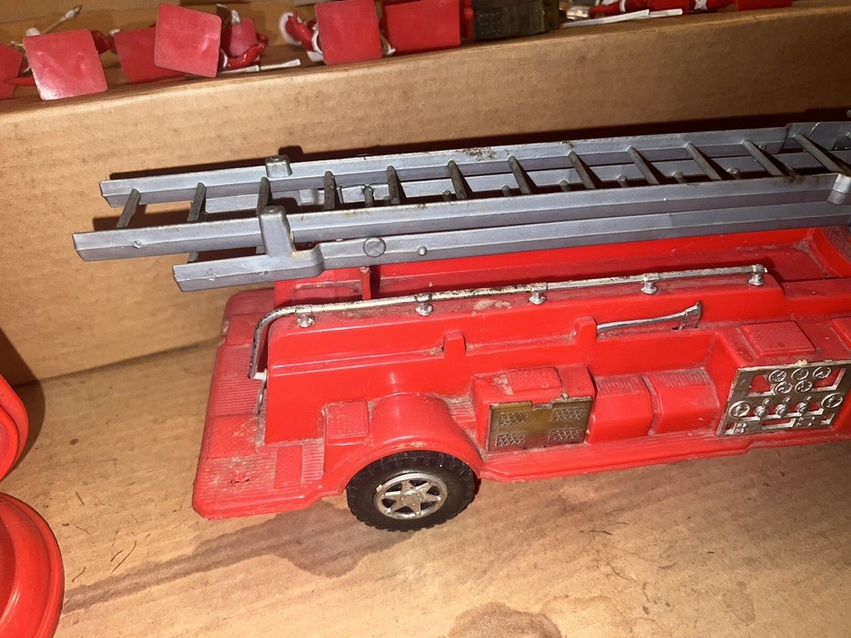 Vintage c1960's “The Chief" Fire engine set nearly complete in Orig box ...