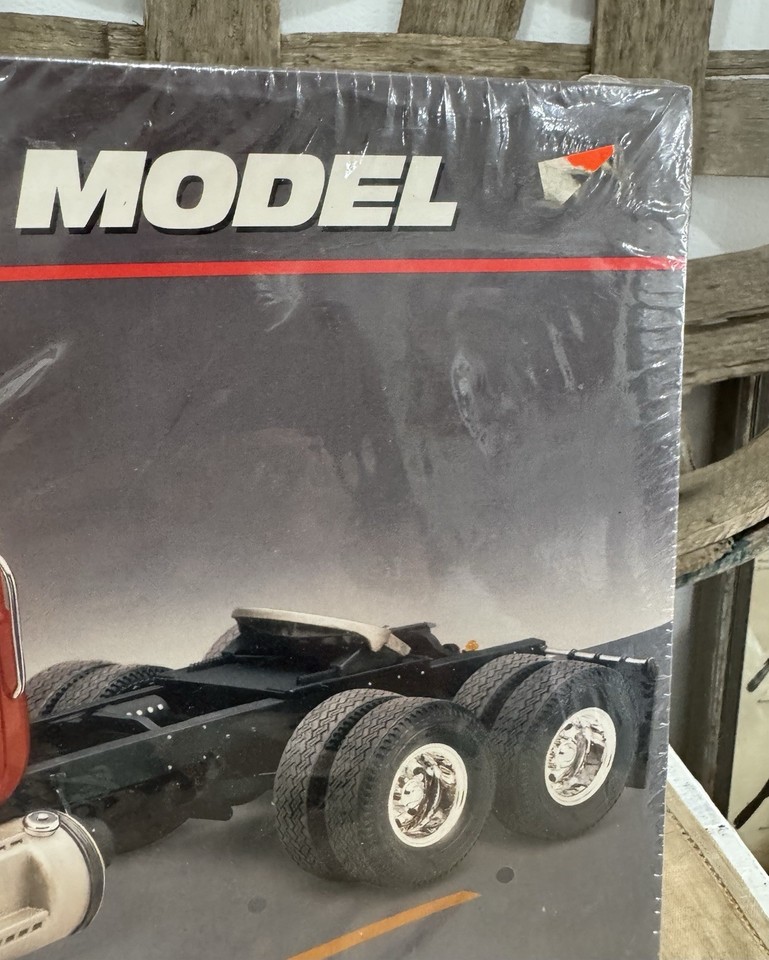 amt MACK R MODEL truck sealed Unassembled in as seen box / model car ...