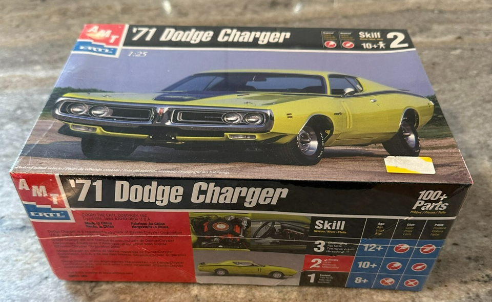 AMT 1/25 1971 71 Dodge Charger Mopar Muscle Model Kit #30053 2000 ...