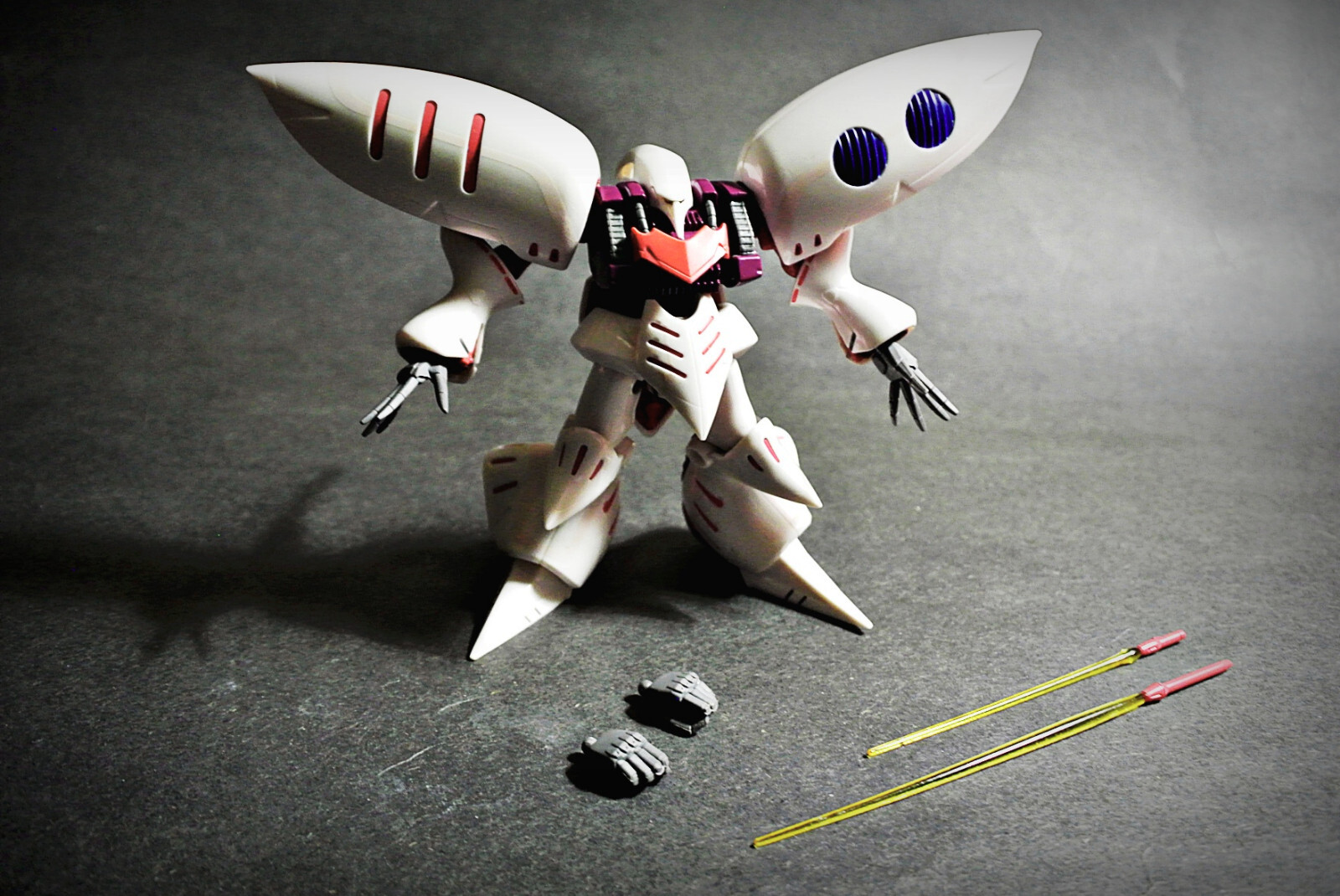 USA BANDAI Gundam Zeta HCM Pro 1/200 AMX-001 Qubeley Axis Prototype ...