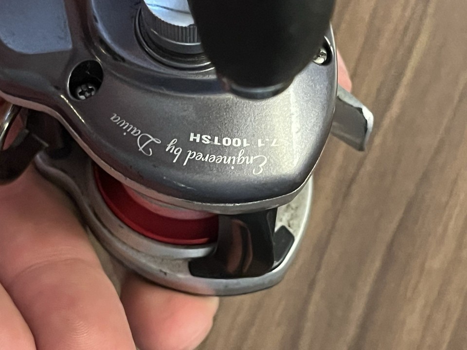 Daiwa Mega Force Twitchin’ Bar Twitching Bait casting Reel 7.1 100TSH ...