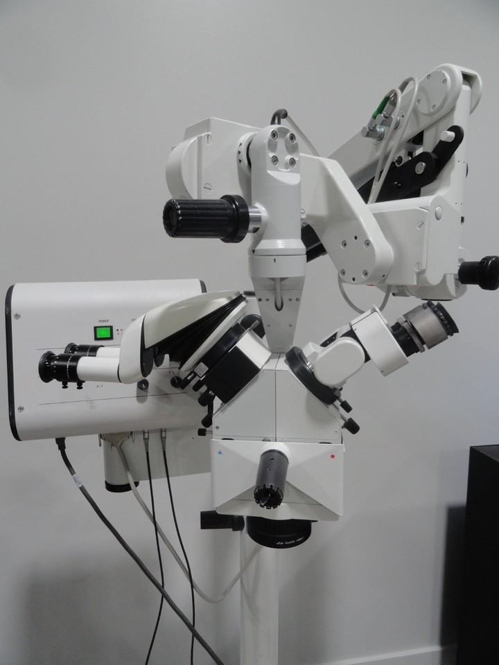 Leica M680 Dual Head Surgical Microscope with two footswitches | eBay