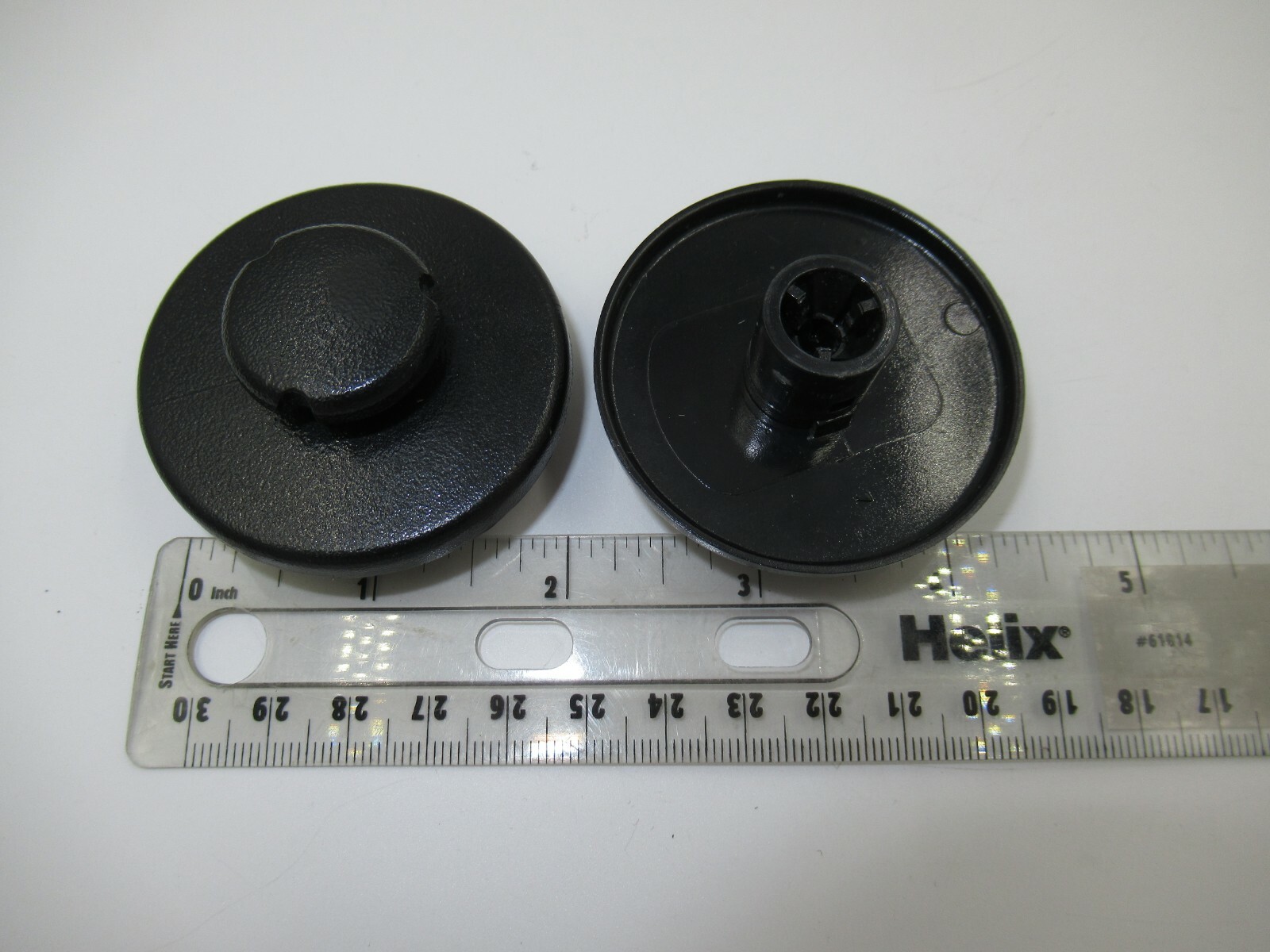 Cadillac CTS TRUNK CARPET RETAINERS (2) floor cover 25691080 cargo net ...