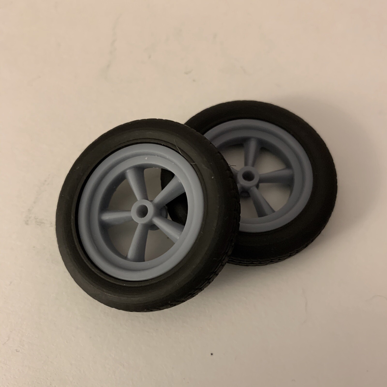1:16 American Racing Five Spoke Spindle Mount Front Wheels And Tires ...