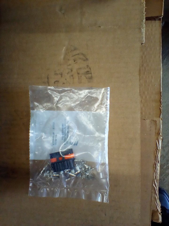 FREIGHTLINER PLUG KIT 14PIN C/U D5 HY ESP-2210003010100Z | eBay
