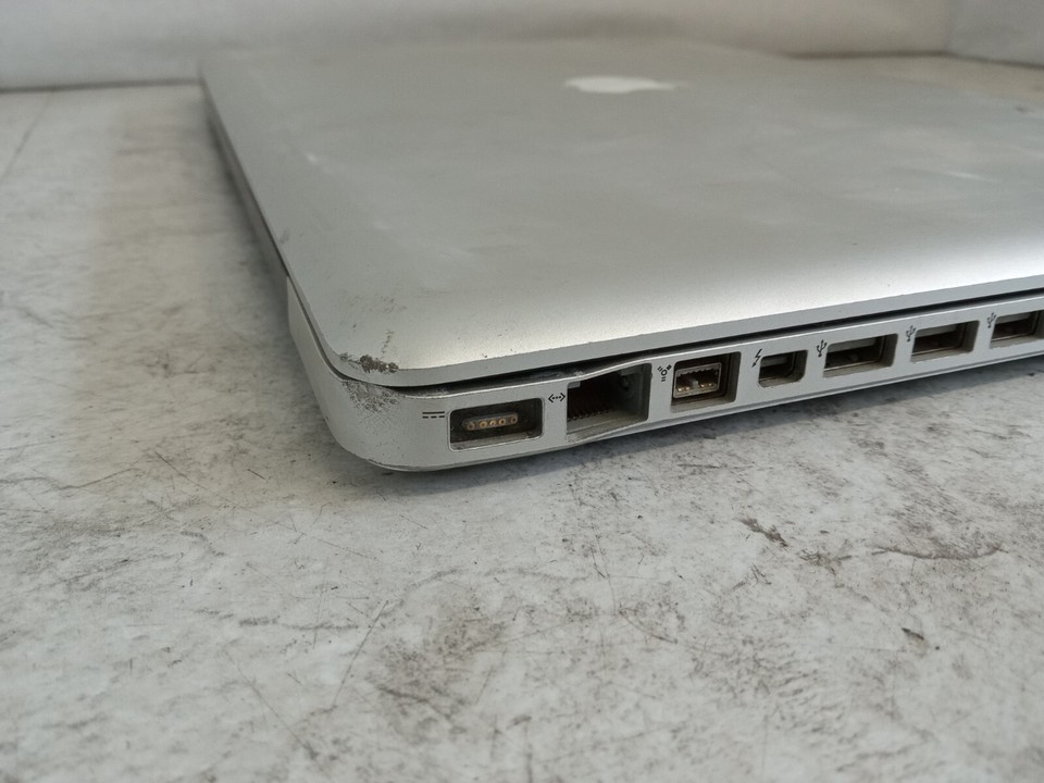 Apple MacBook Pro 17" A1297 2011 Intel Core i7 2.4GHz 4GB RAM - BOOTS ...