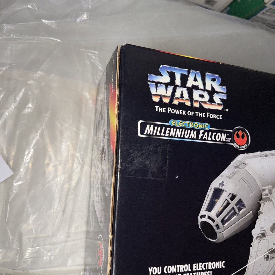 Millennium Falcon Electronic 1995 STAR WARS Power of the Force Kenner ...