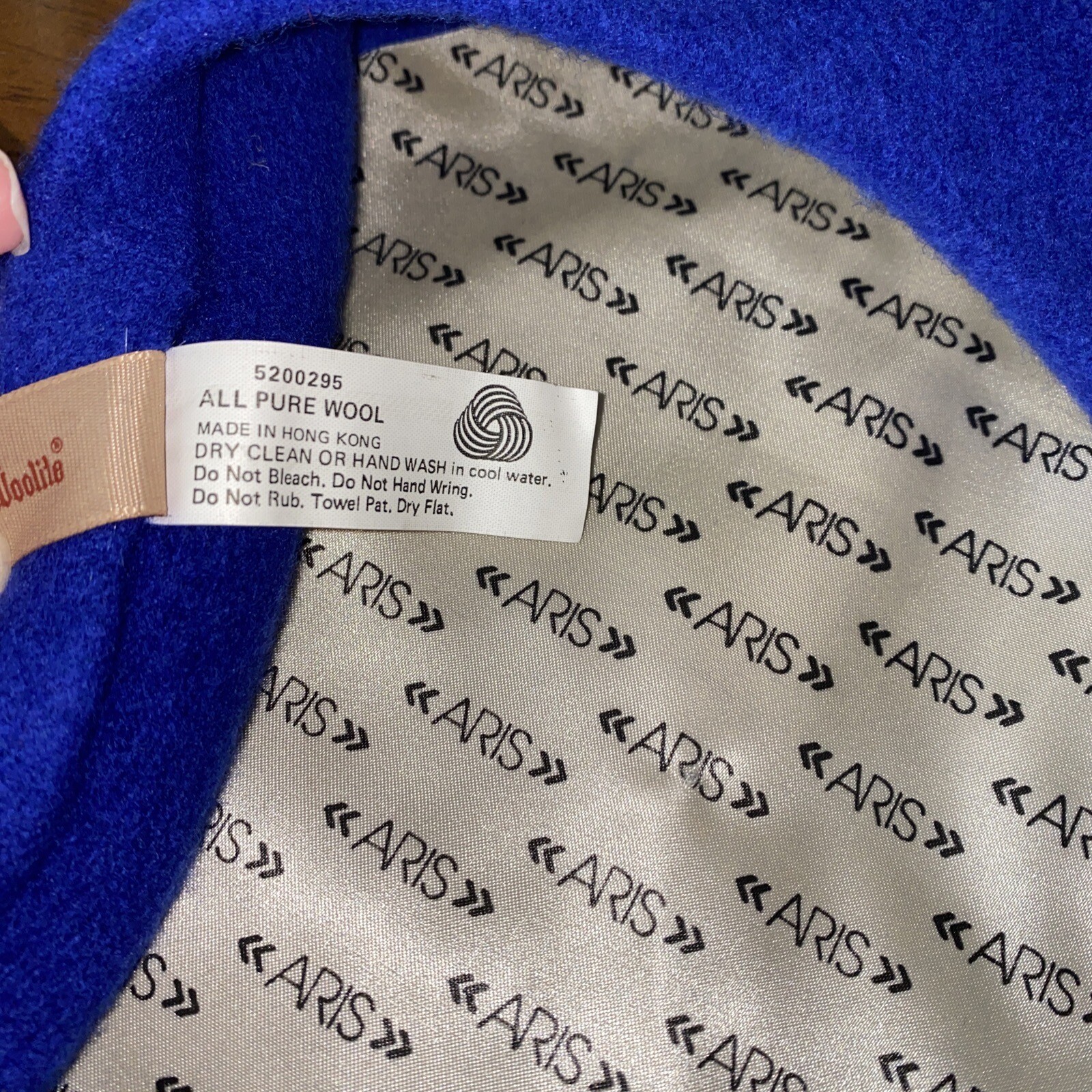 2 Vintage Lambs Wool Beret Hats Aris Royal Blue and N… - Gem