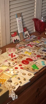 Grandma's buttons vintage buttons assorted colors and shapes on cards ...