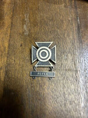 Vintage WWII Sterling Silver Military Rifle Marksman Badge Pin-Back w ...