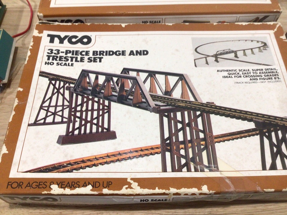 Vintage Tyco Chattanooga HO Scale Train Set, Cars, Track, Buildings ...
