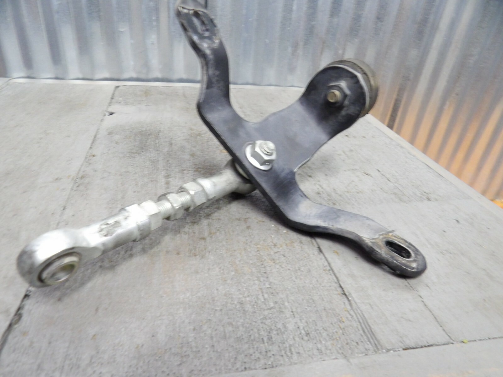 627 00 Harley-Davidson Road King Motor Mount Engine Top Upper Horn ...