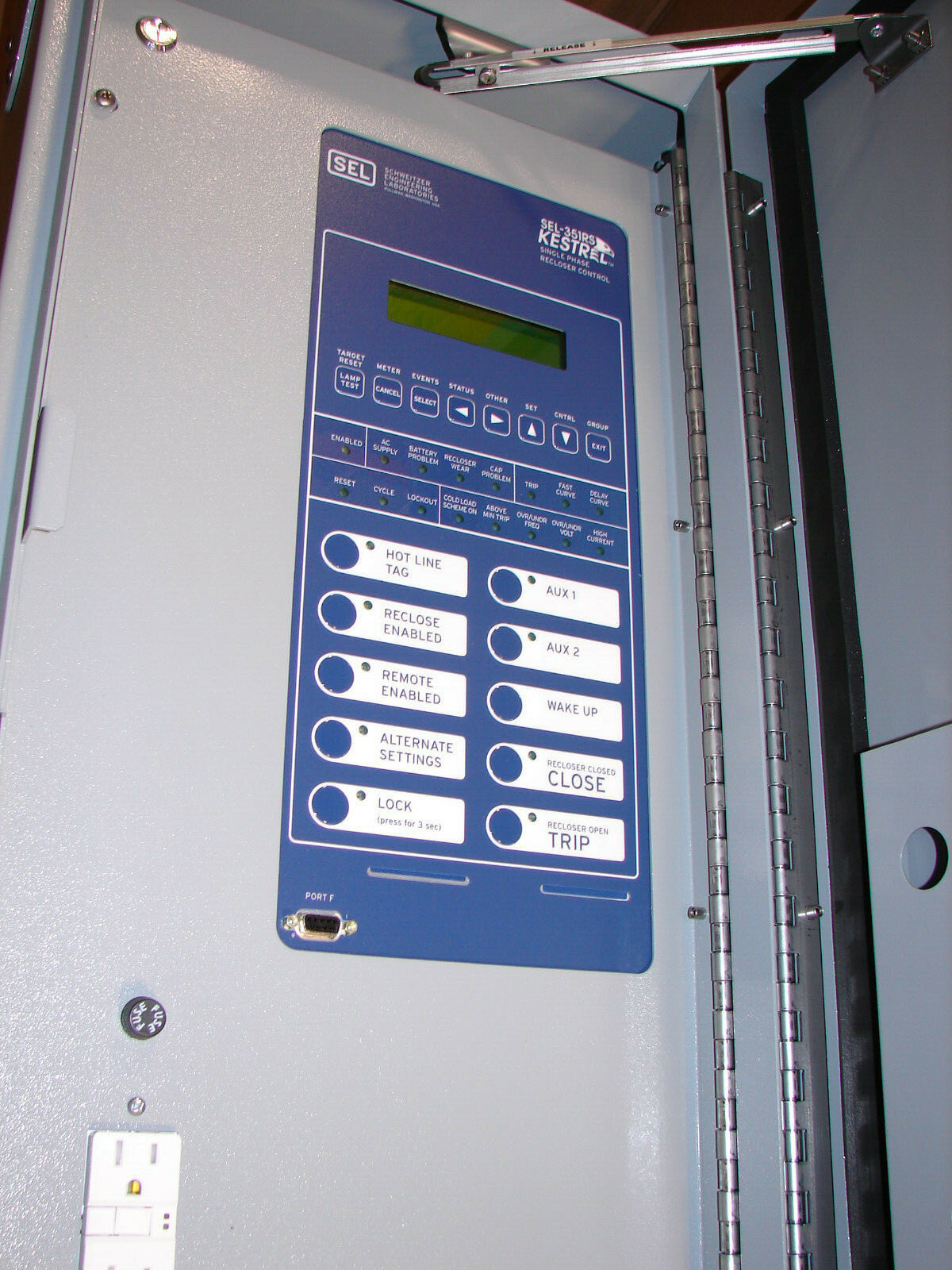 *NEW* Schweitzer Engineering SEL-351RS Kestrel Single-Phase Recloser ...