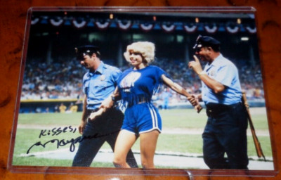 Morganna Roberts signed autographed photo Baseball the Kissing Bandit ...