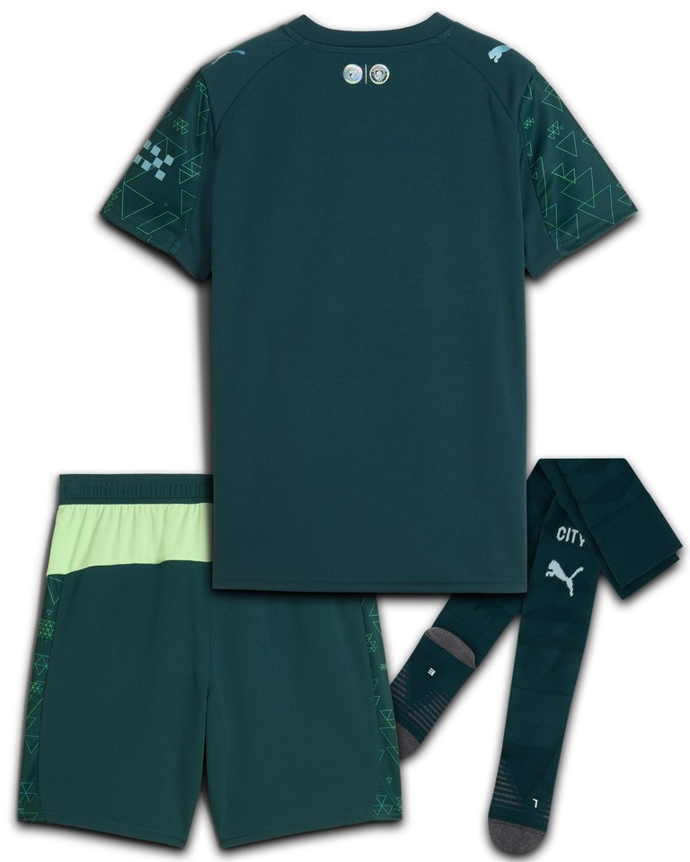 Man City EA SPORTS FC Full Kit 2025/26 | Size 26 For Youth Age 10-11 ...