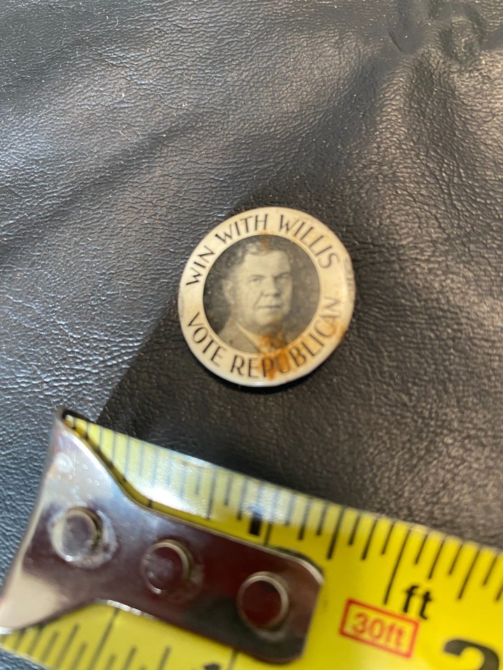 antique political pins LBJ Goldwater Branigin Ristine Hartke Halleck ...