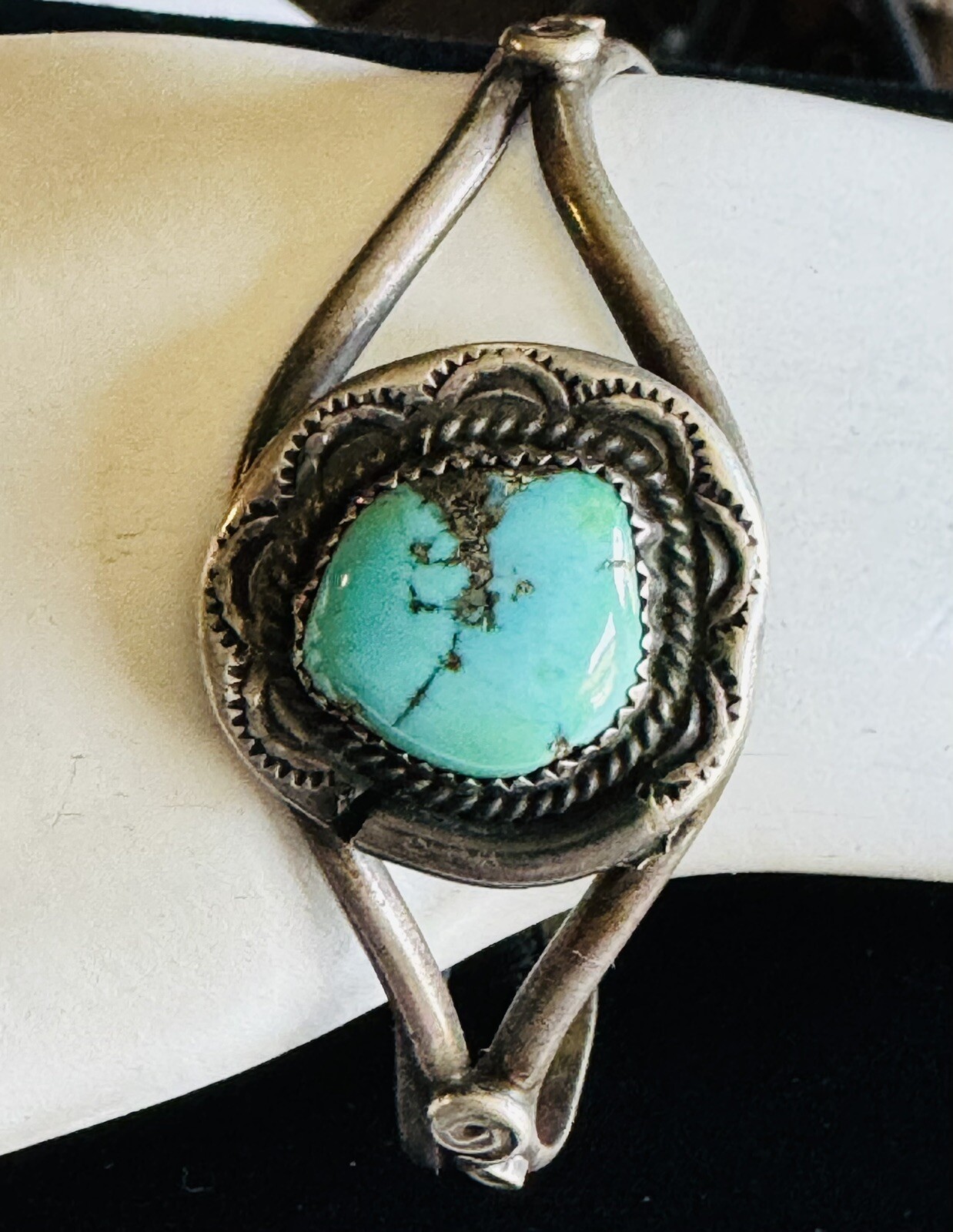 Vintage Navajo Turquoise Sterling Silver Cuff Bracele… - Gem