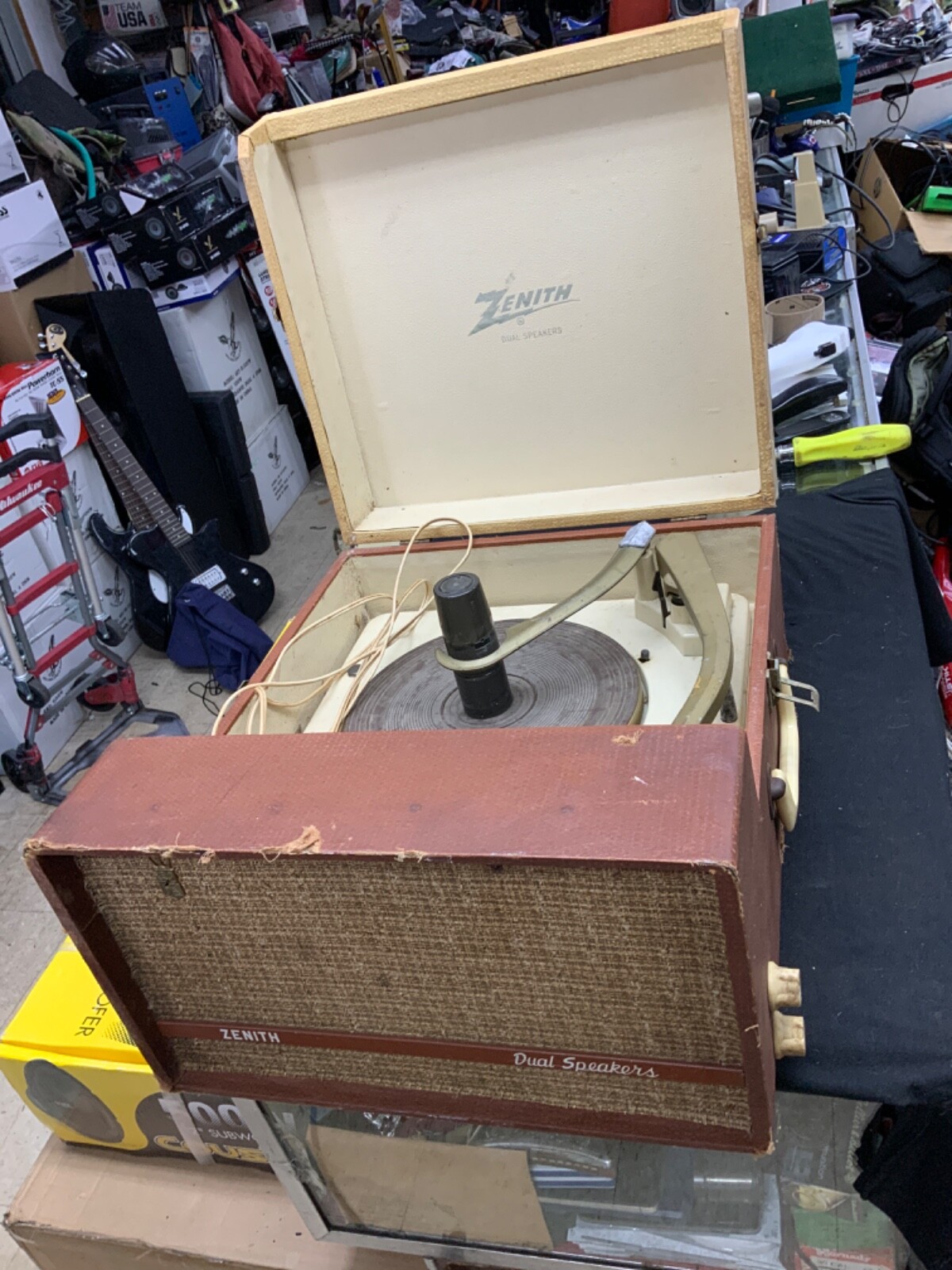 Vintage Zenith Portable Dual Speaker Phonograph / Record Player Model B ...