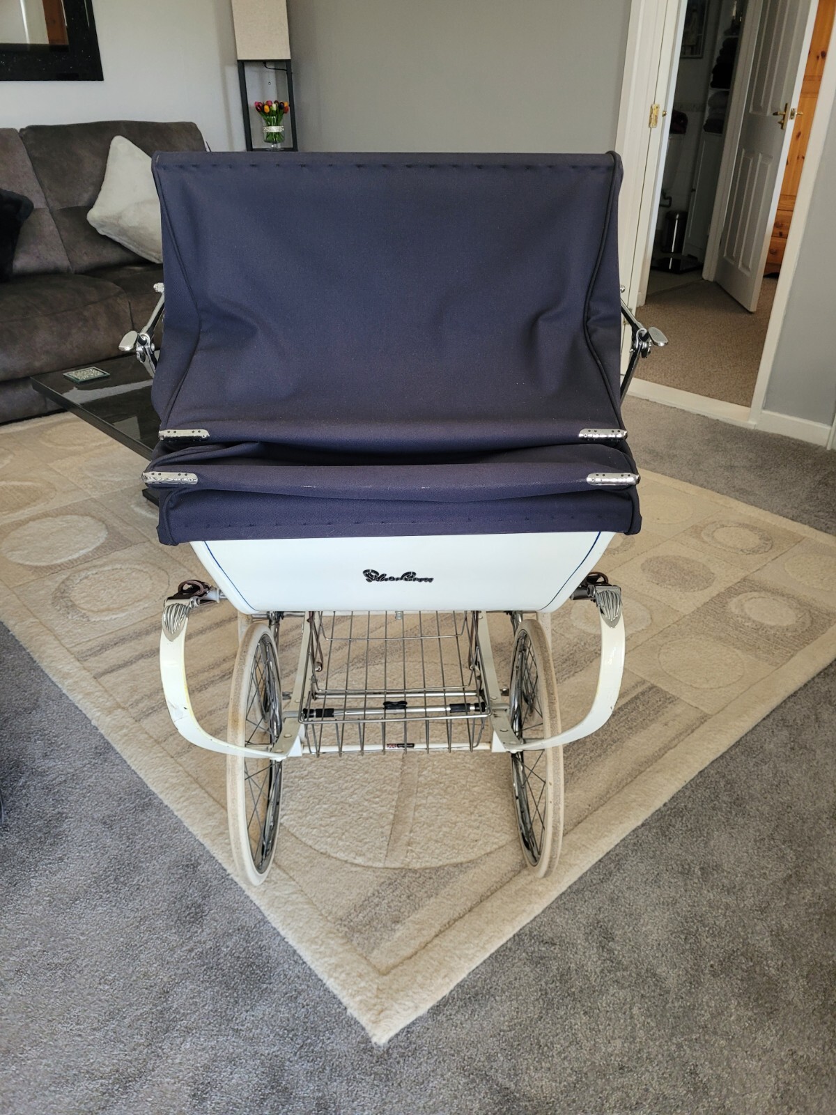 Silver Cross Vintage Coach Built Pram - White with Navy Blue Hood and ...