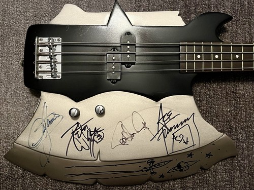 KISS Axe Bass Guitar Signed By All 4 ORIGINAL GENE SIMMONS ACE SKETCH ...