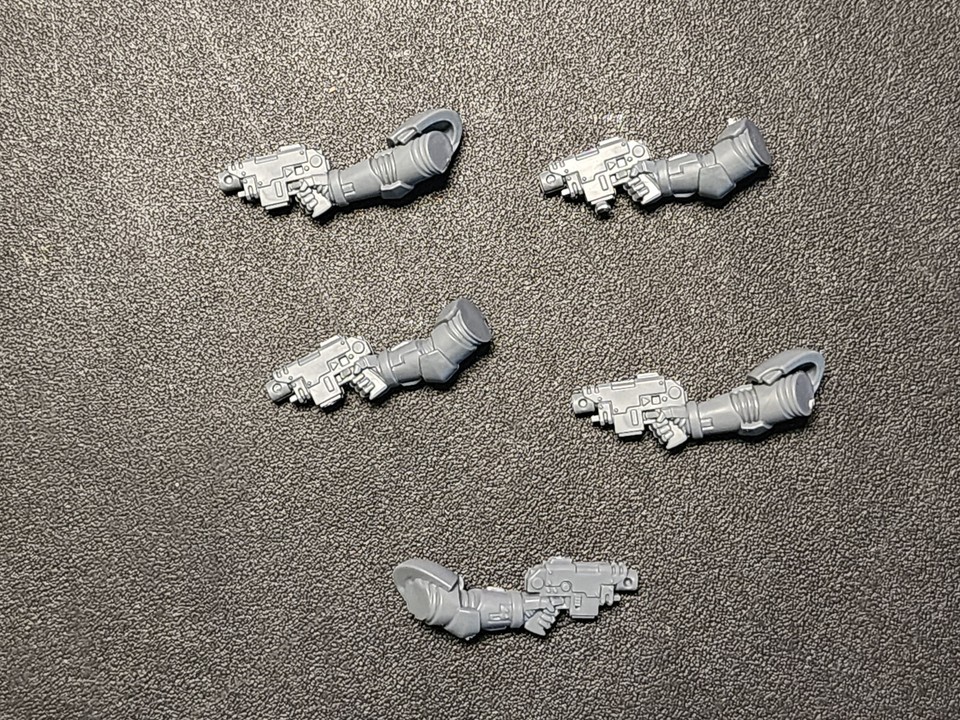 Warhammer 40k Miniatures Space Marines Bolt Pistols Bits Lot, K85 | eBay