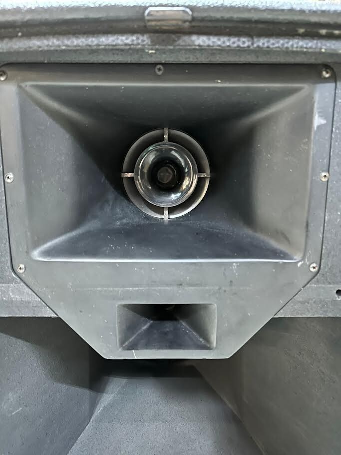 Martin Audio W8 Three-Way Full Range System (2) 12'' (1) 6.5'' (1) 1 ...