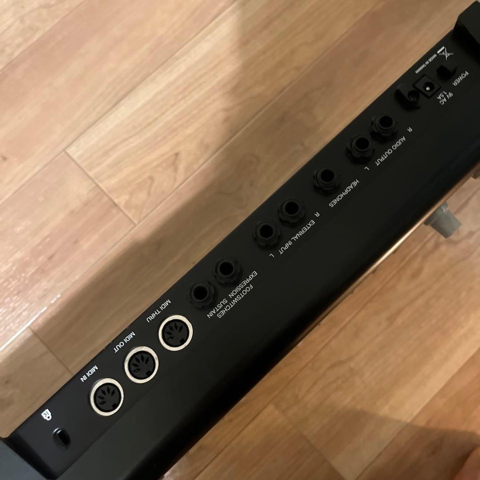 AKAI Miniak Virtual Analog Synthesizer 37-Key VA Synth w/ Power Adapter ...