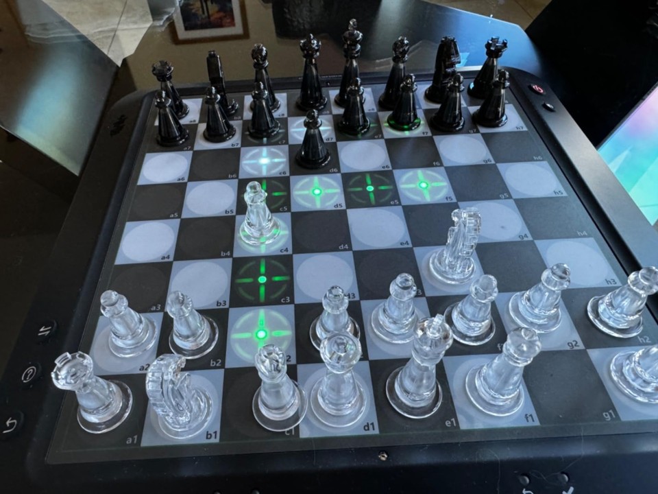Smart AI Chess Set, Electronic Board Game, LEDs, Rechargeable, Beginner ...